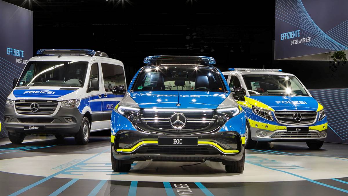 These Mercedes-Benz Police Cars Are Too Cool For America