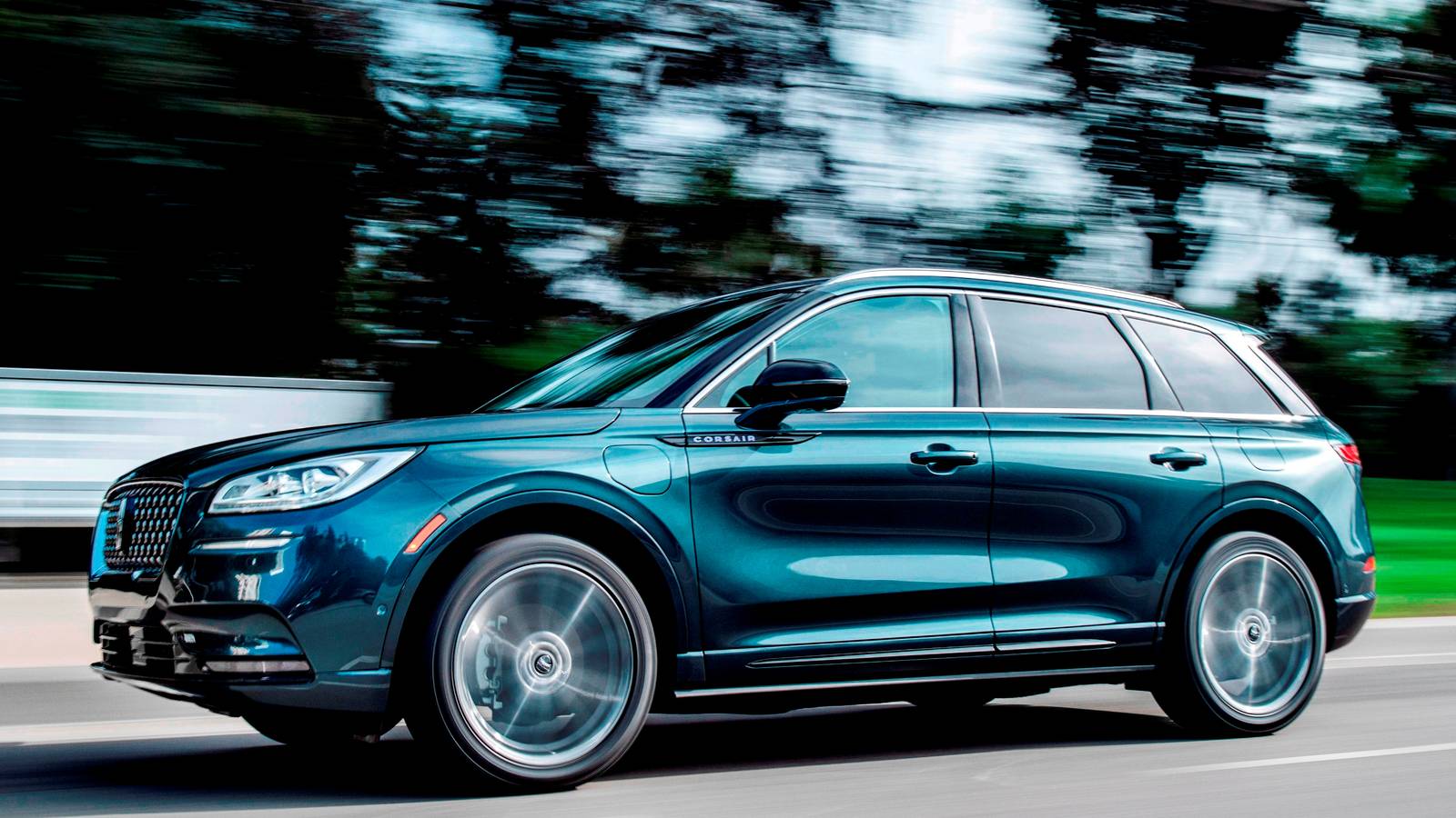 Here's Why Lincoln Says Blue Is Its Signature Brand Color
