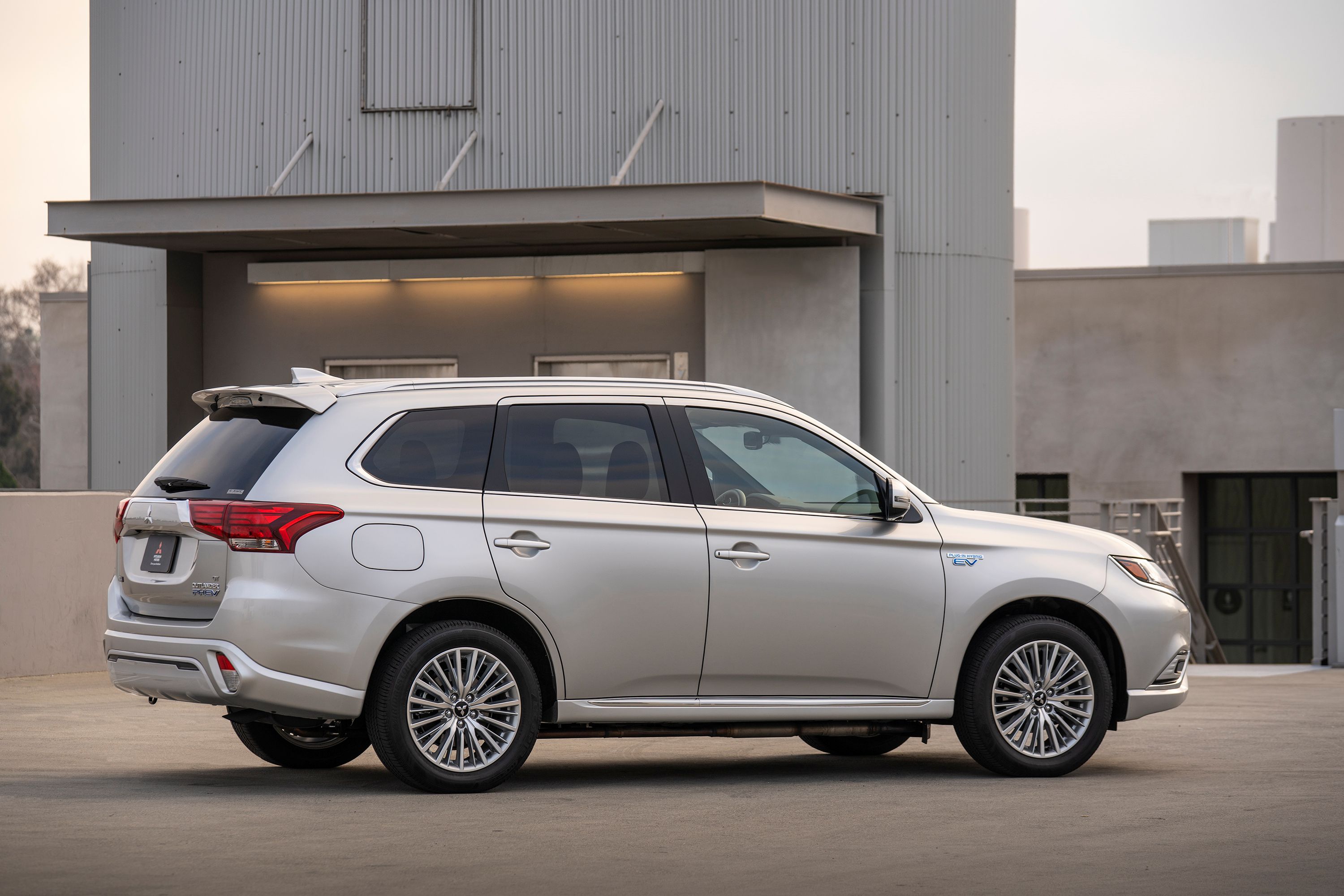 2020 Mitsubishi Outlander Plug In Hybrid Review CarBuzz
