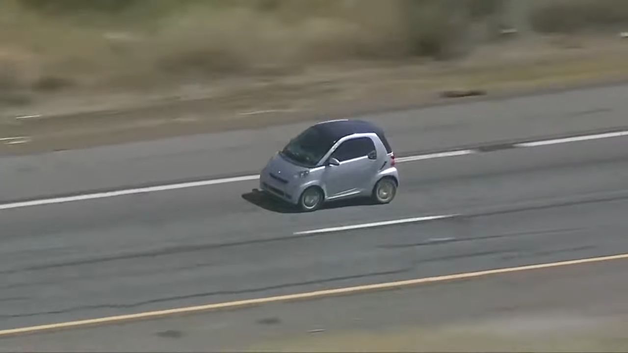 Trying To Outrun Police In A Smart Car Is as Hilarious As It Sounds