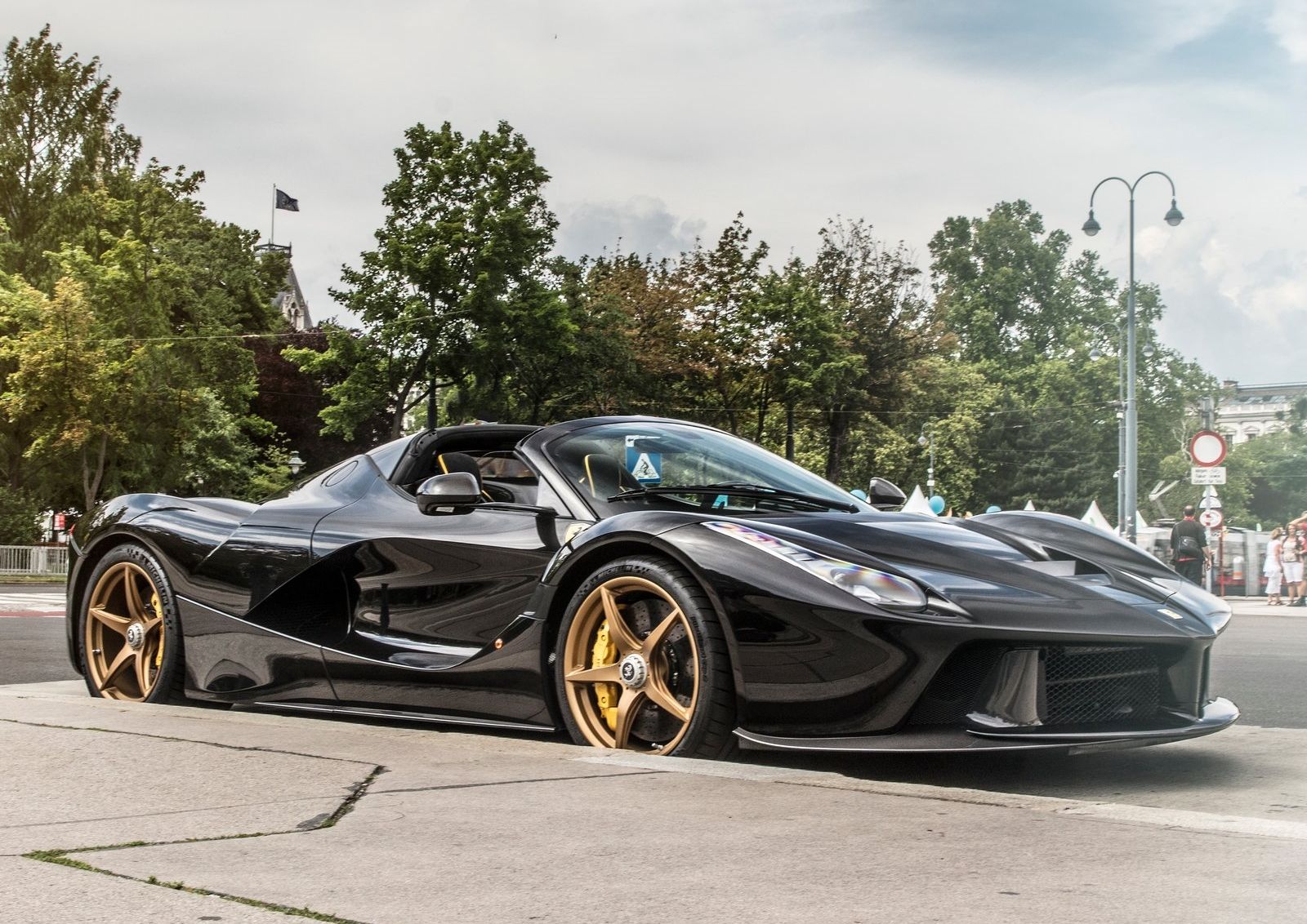 2018 Ferrari LaFerrari Aperta Exterior Photos
