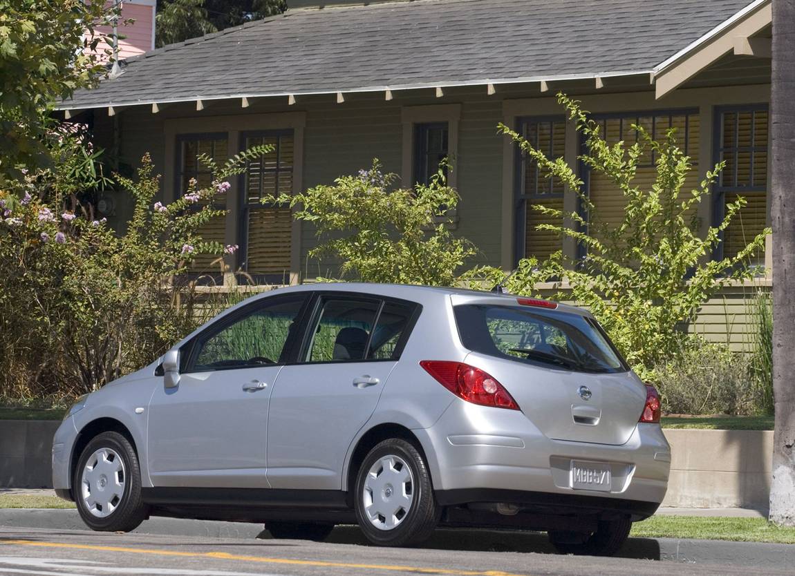 2008 Nissan Versa Hatchback Pricing, Photos & Specs