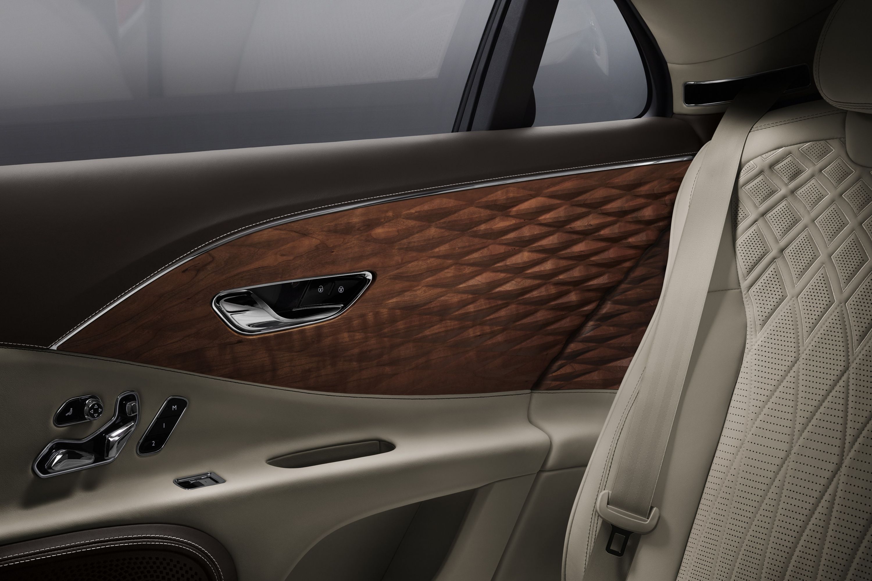 Bentley Uses World's First 3D Wood Panels On Flying Spur