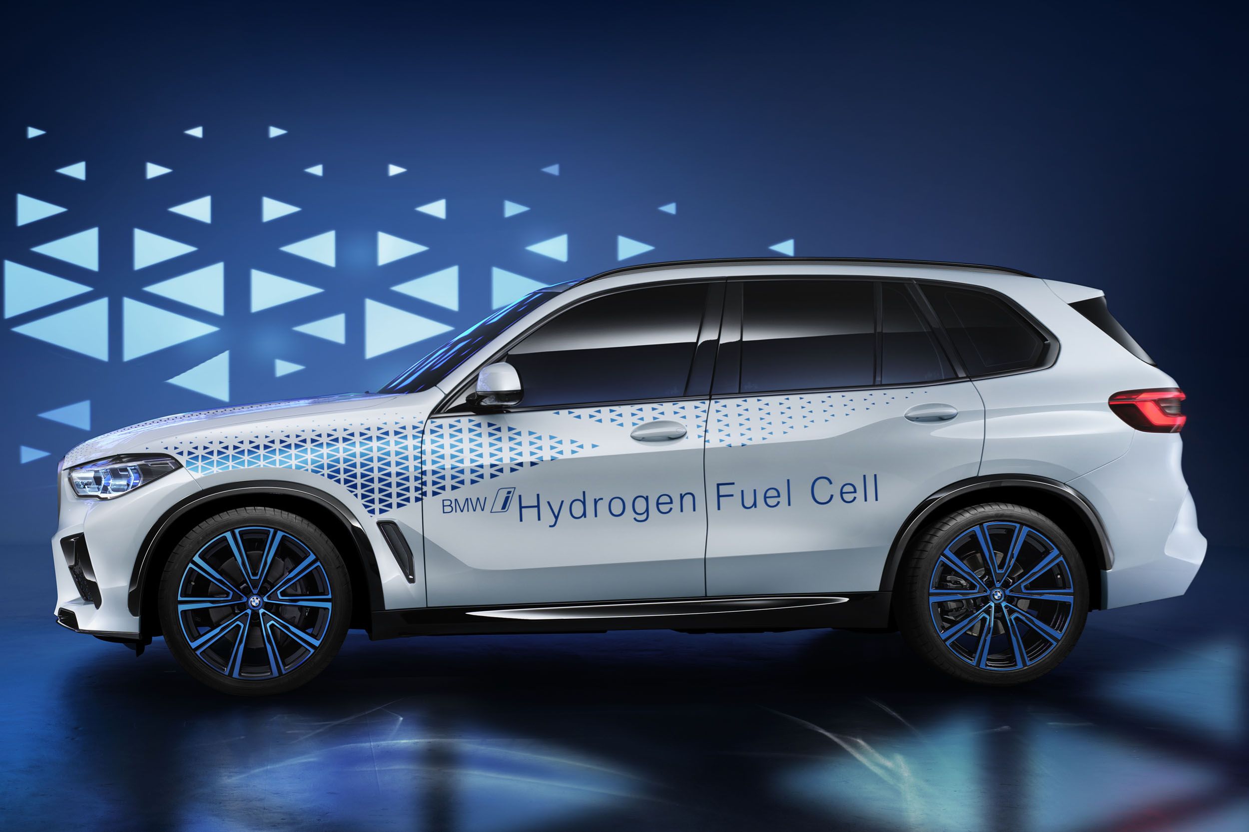 One Of BMW's Most Popular Models Is Getting Hydrogen Power