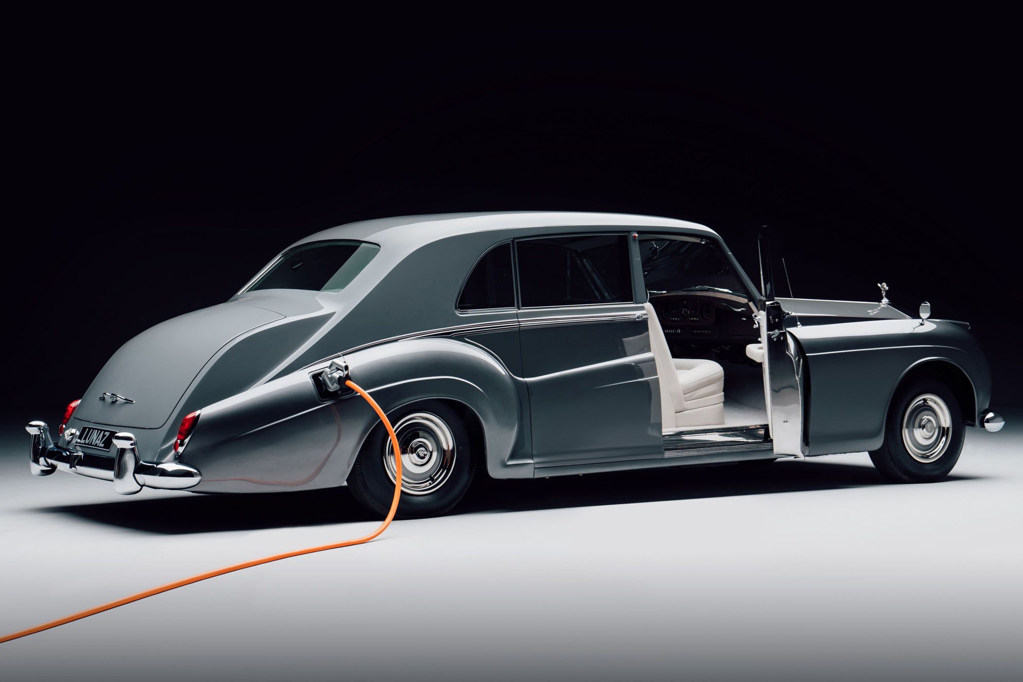 Electric Rolls-Royce Brings Classics Into The Future