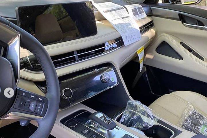 Leaked: This Is The Infiniti QX60's Sleek New Interior