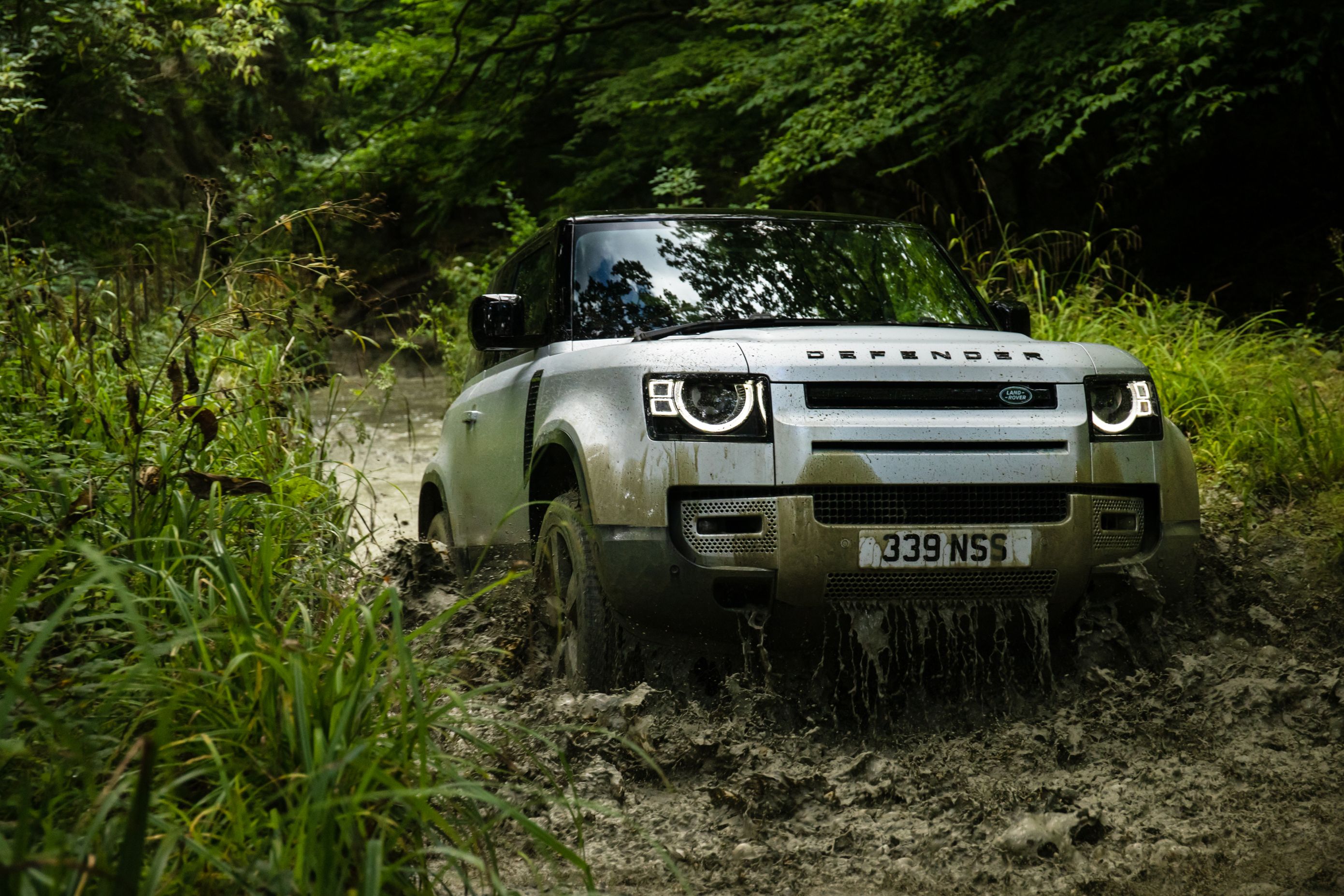 Why The Land Rover Defender Is The Best Off-Roader You Can Buy Right Now