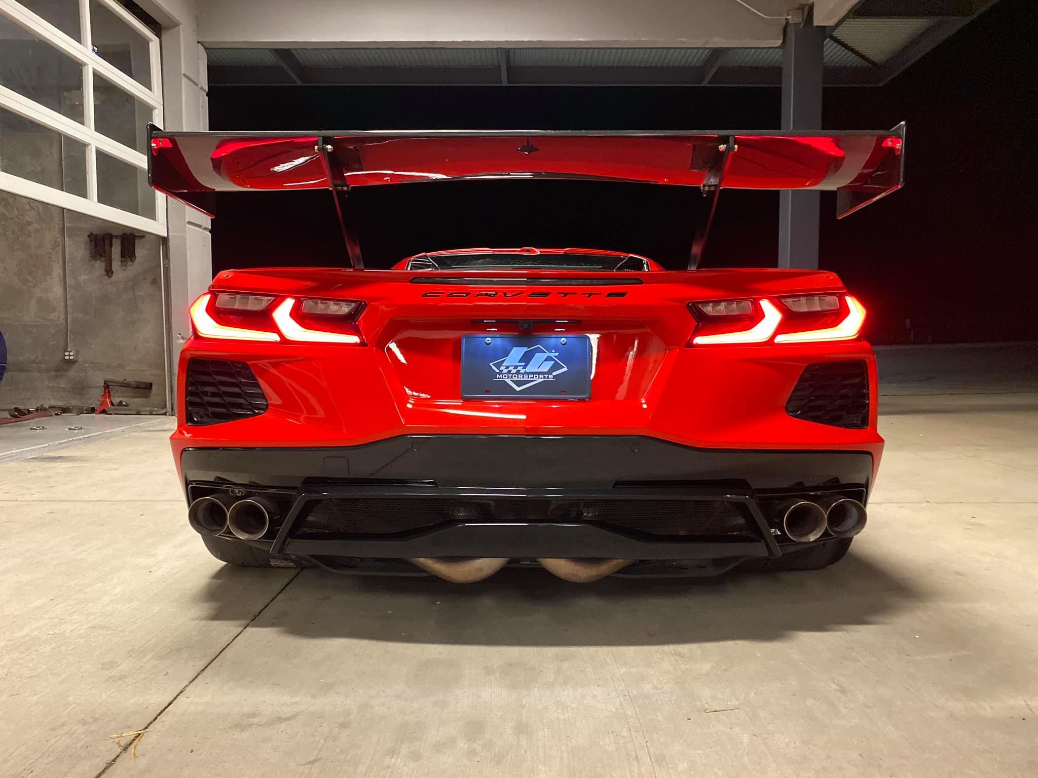 Chevrolet Corvette C8 Tries On Massive Rear Wing