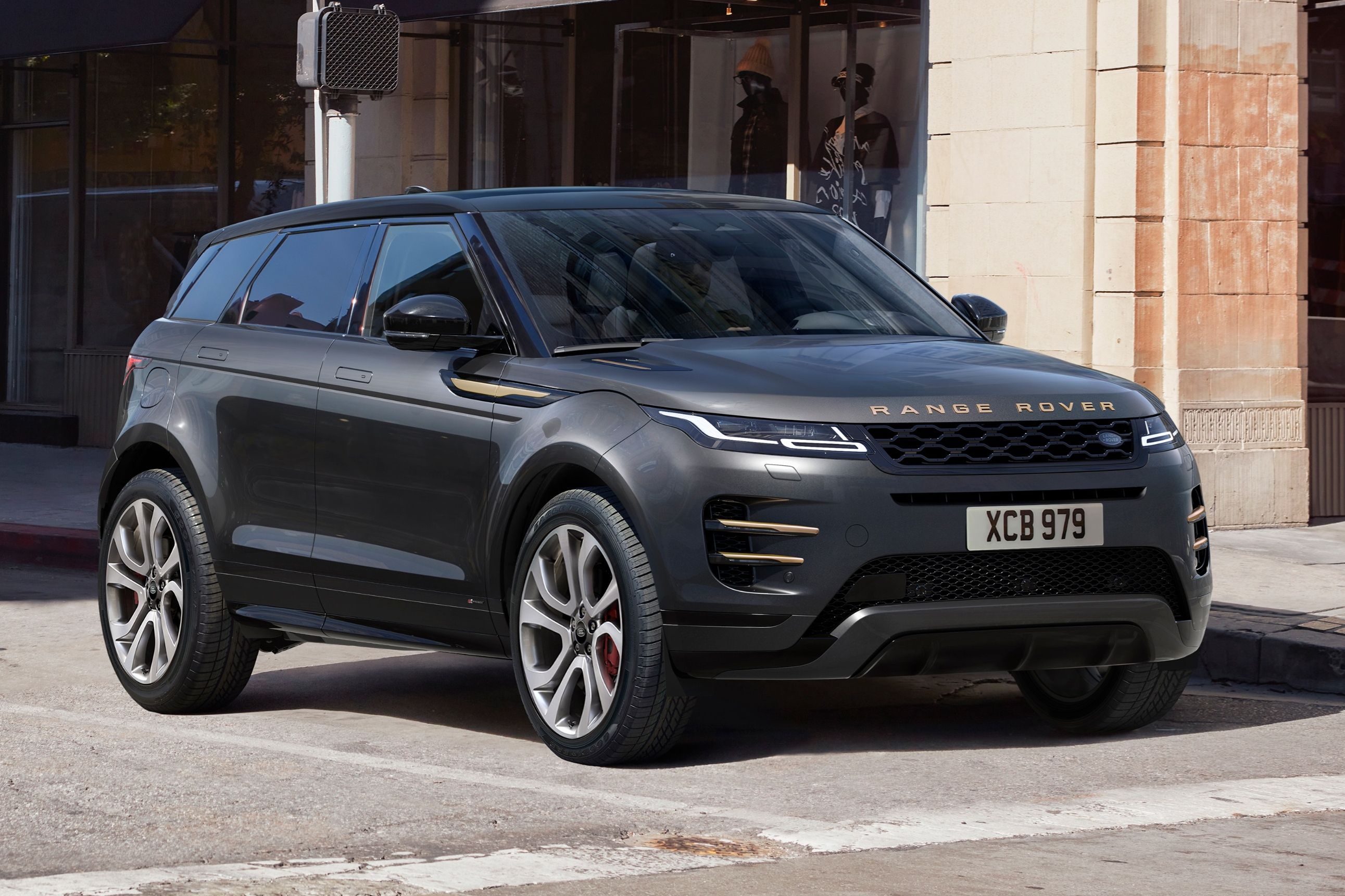2021 Range Rover Evoque Unveiled With Defender-Inspired Updates