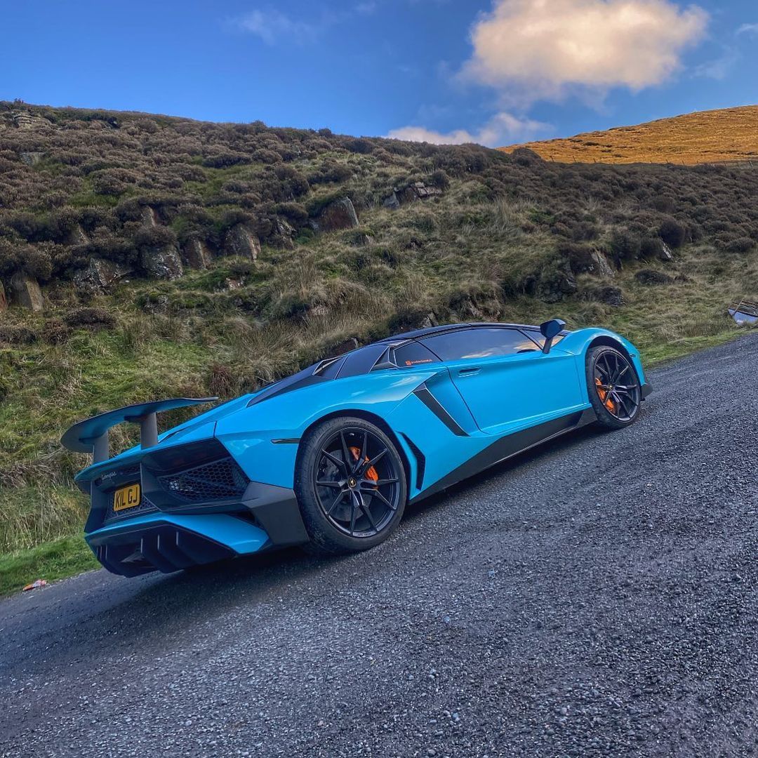 Watch A Ford Fiesta Crash Into A Lamborghini Aventador And Drive Off