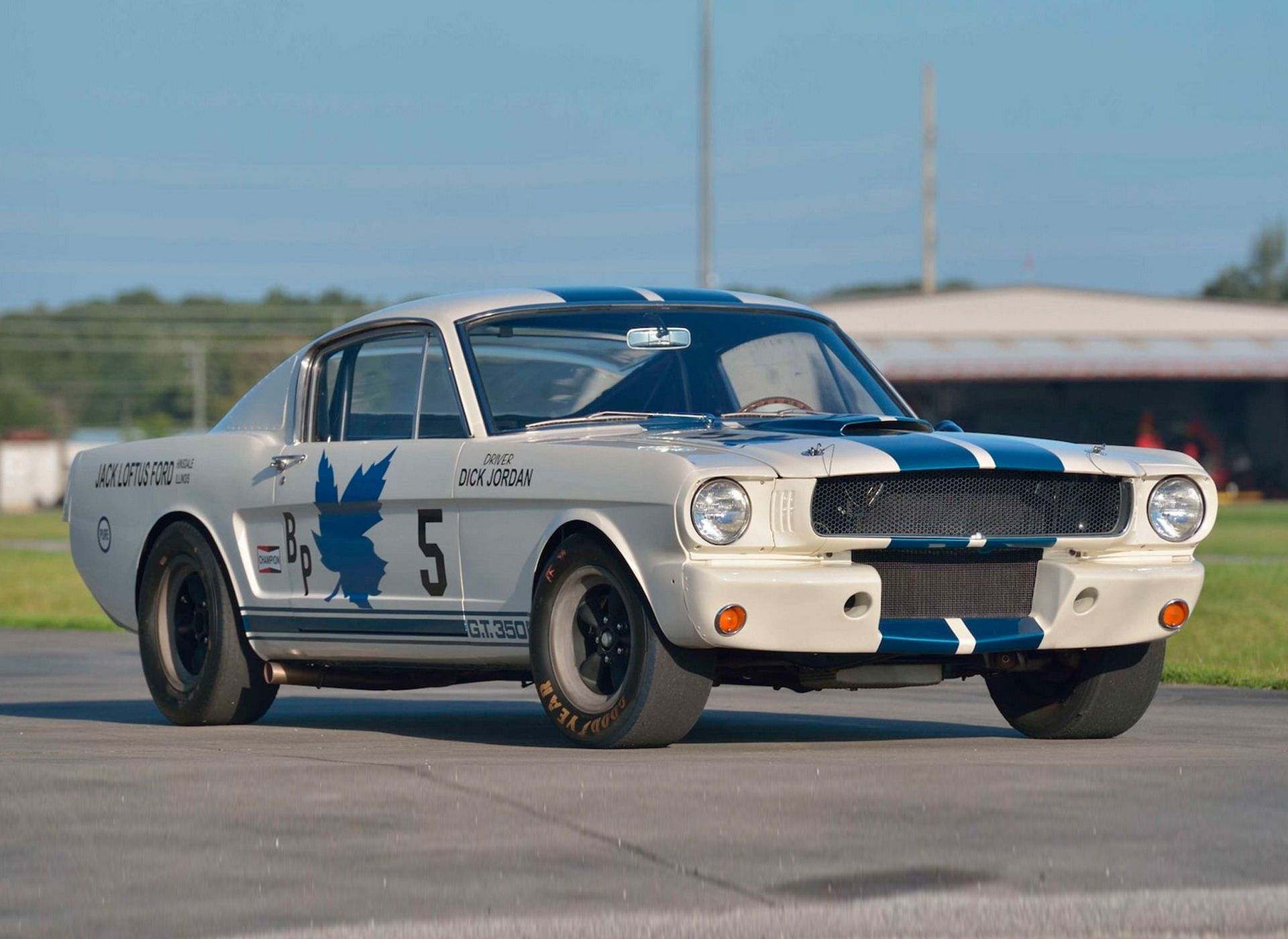1-Of-34 Ford Mustang Shelby GT350R Is A Muscle Car Legend