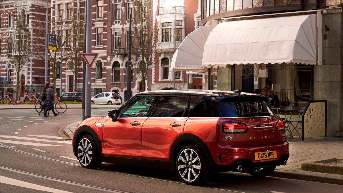 2020 Mini Cooper Clubman Pricing, Photos & Specs