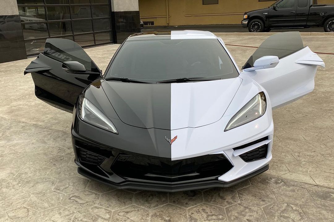 Two-Tone Chevrolet Corvette Will Make You Do a Double Take