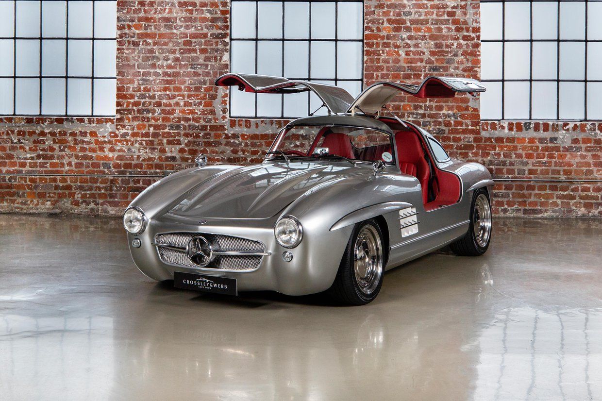 Mercedes SLK 32 AMG Transformed Into Gullwing Restomod