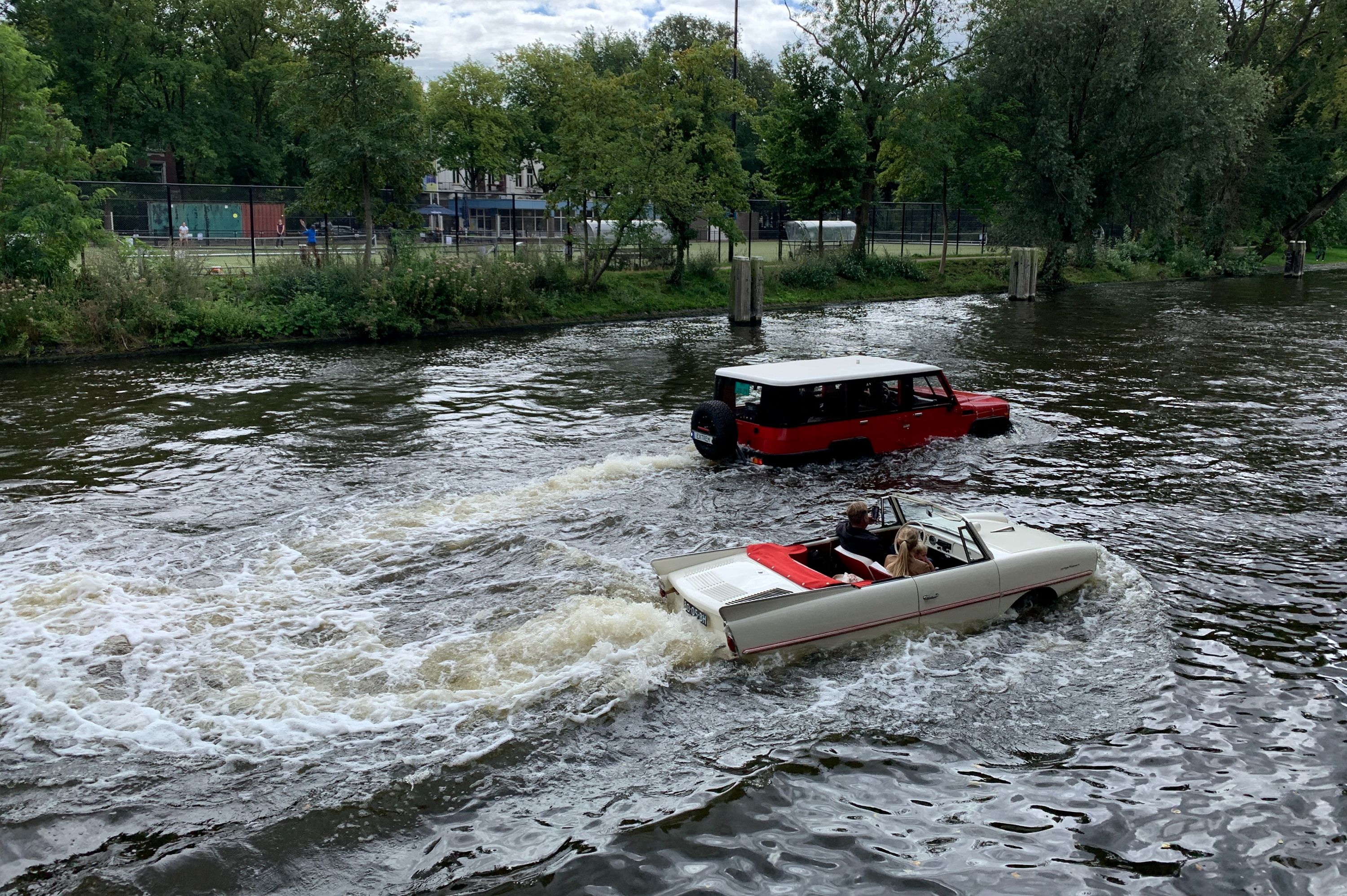 Top Tips For Driving Your Car Through Deep Water