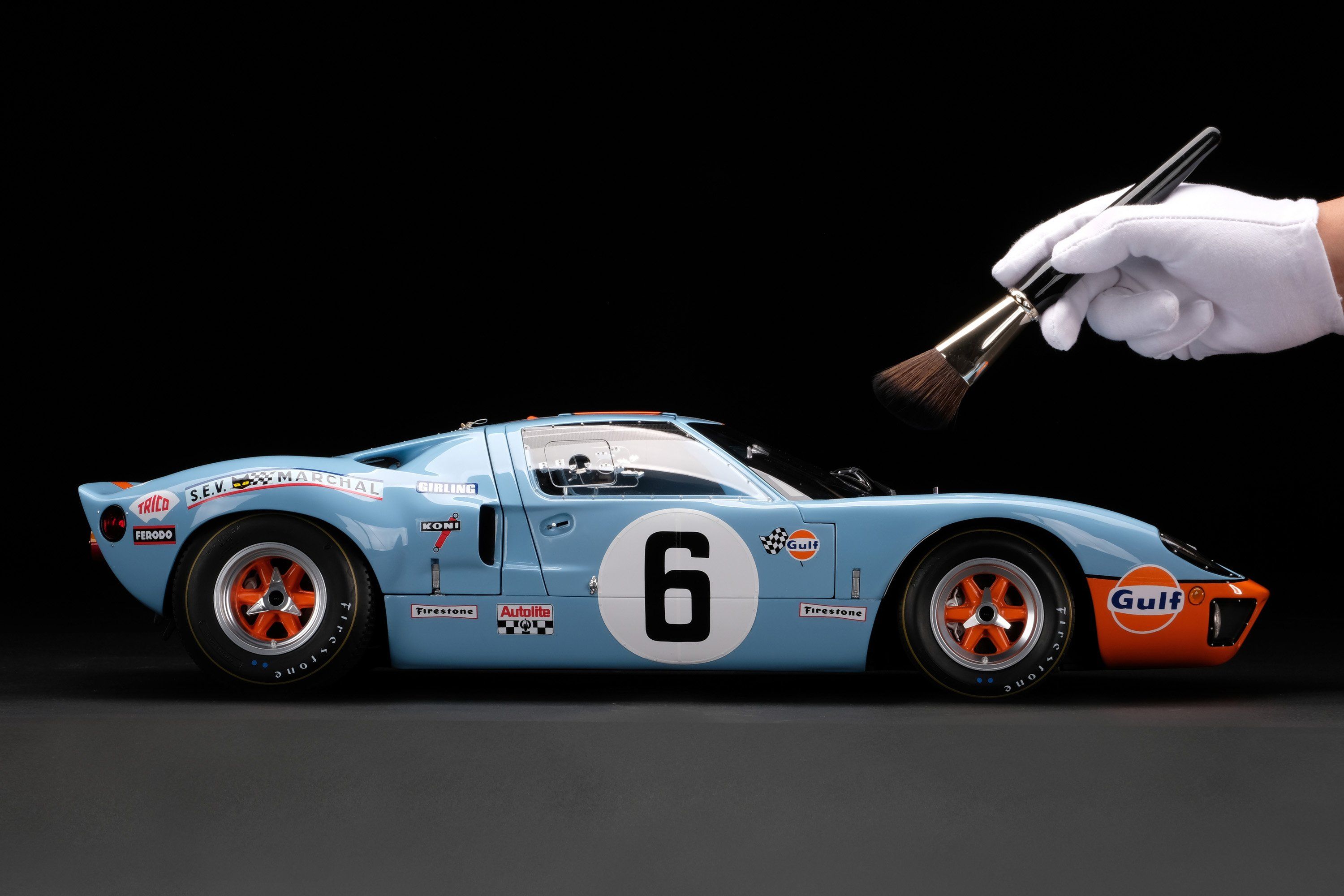This Ford GT40 Scale Model Is Absurdly Detailed