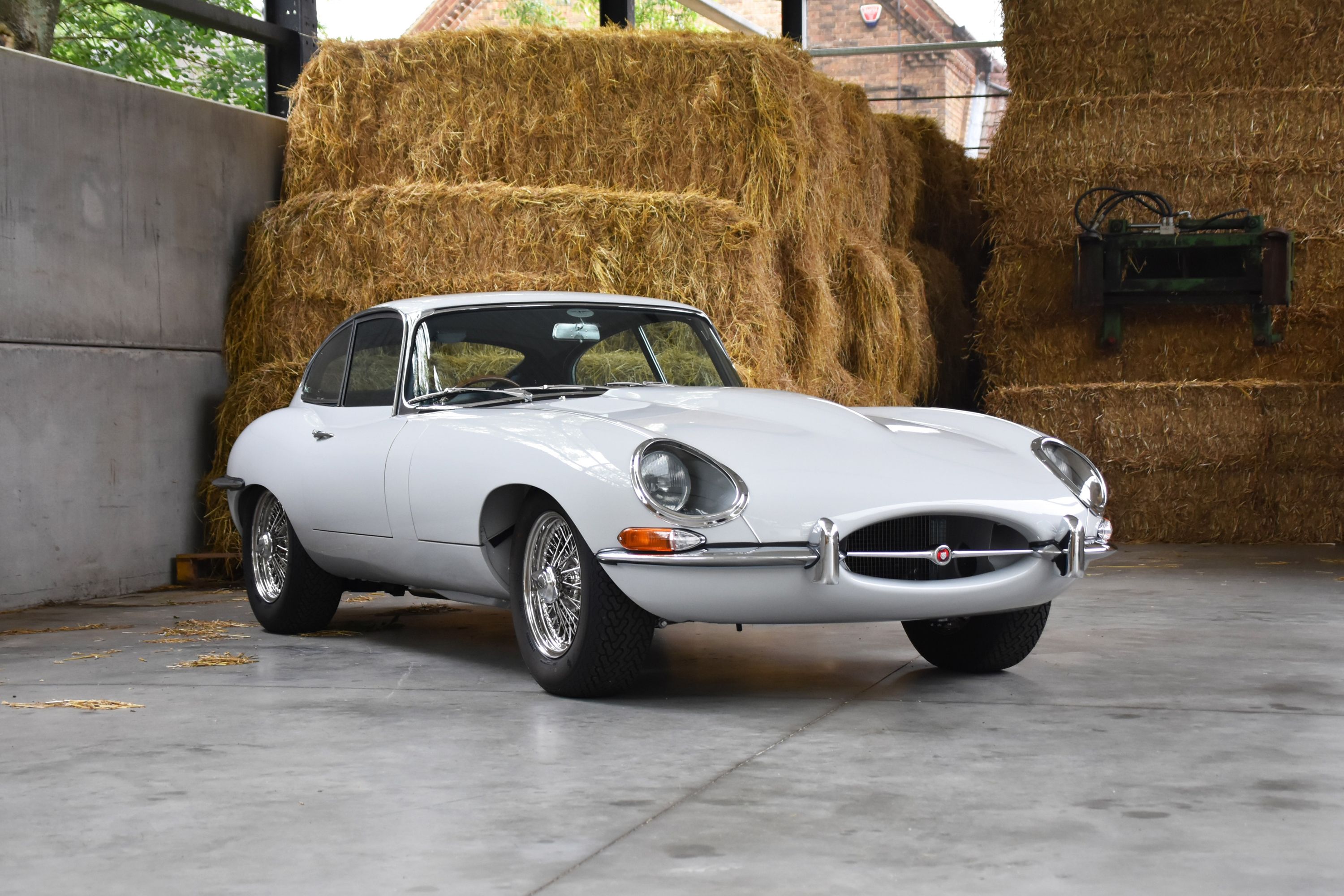 It Took 3,500 Hours To Modernize And Restore This Stunning Jaguar E-Type