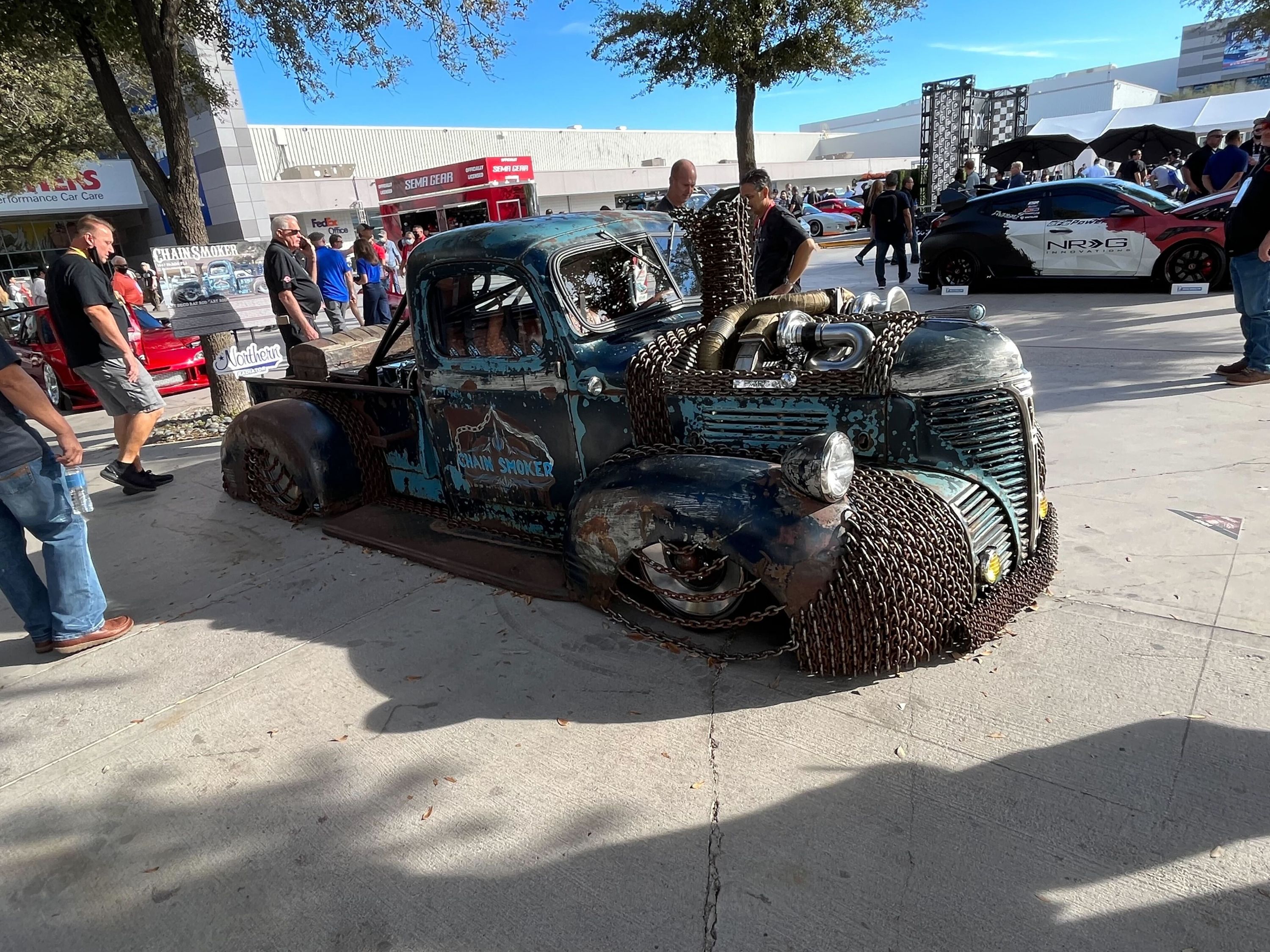 The Chain Smoker 'Art Rod' Drips Endless Coolness