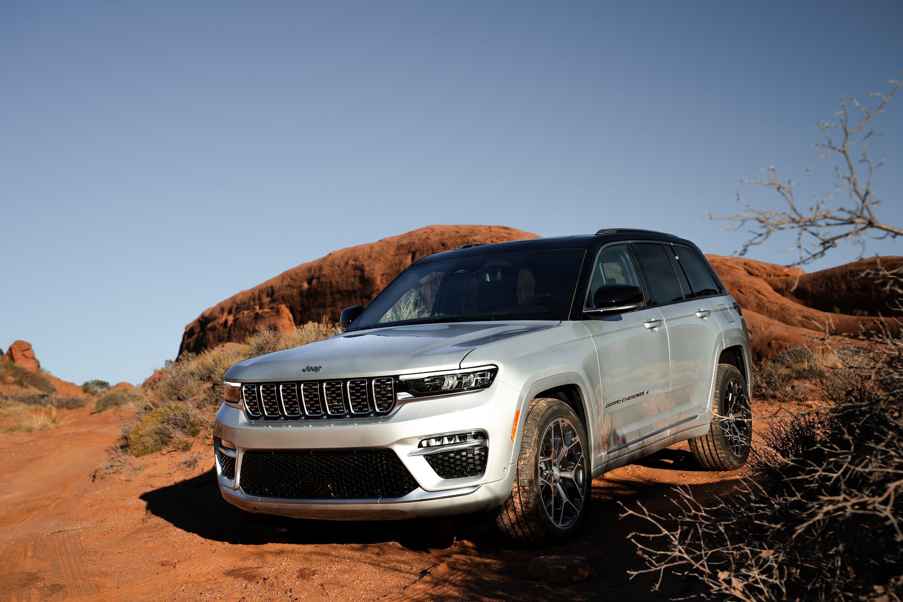 2024 Jeep Grand Cherokee Images: Interior and Exterior Gallery