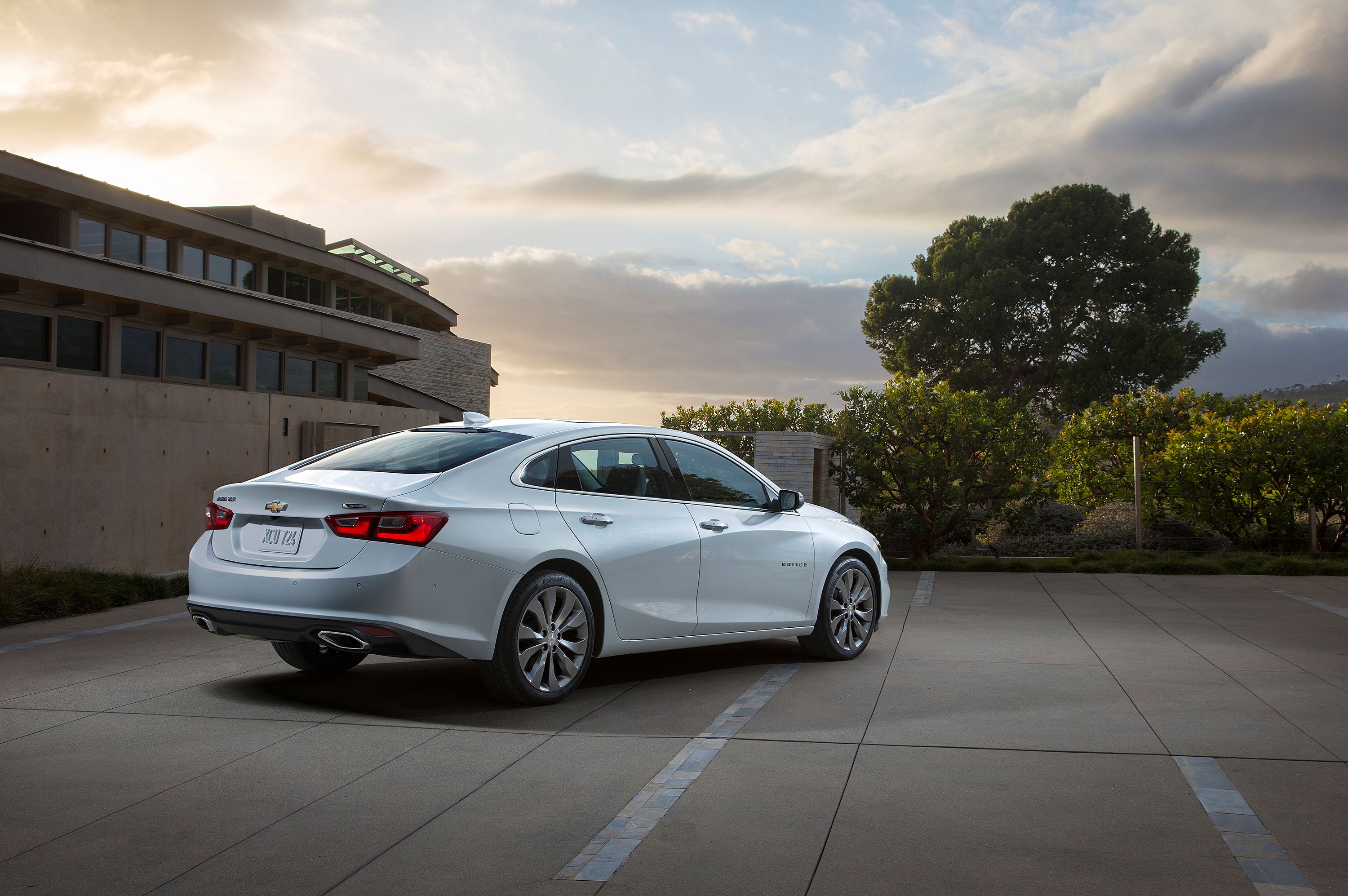 2018 Chevrolet Malibu Pricing, Photos & Specs