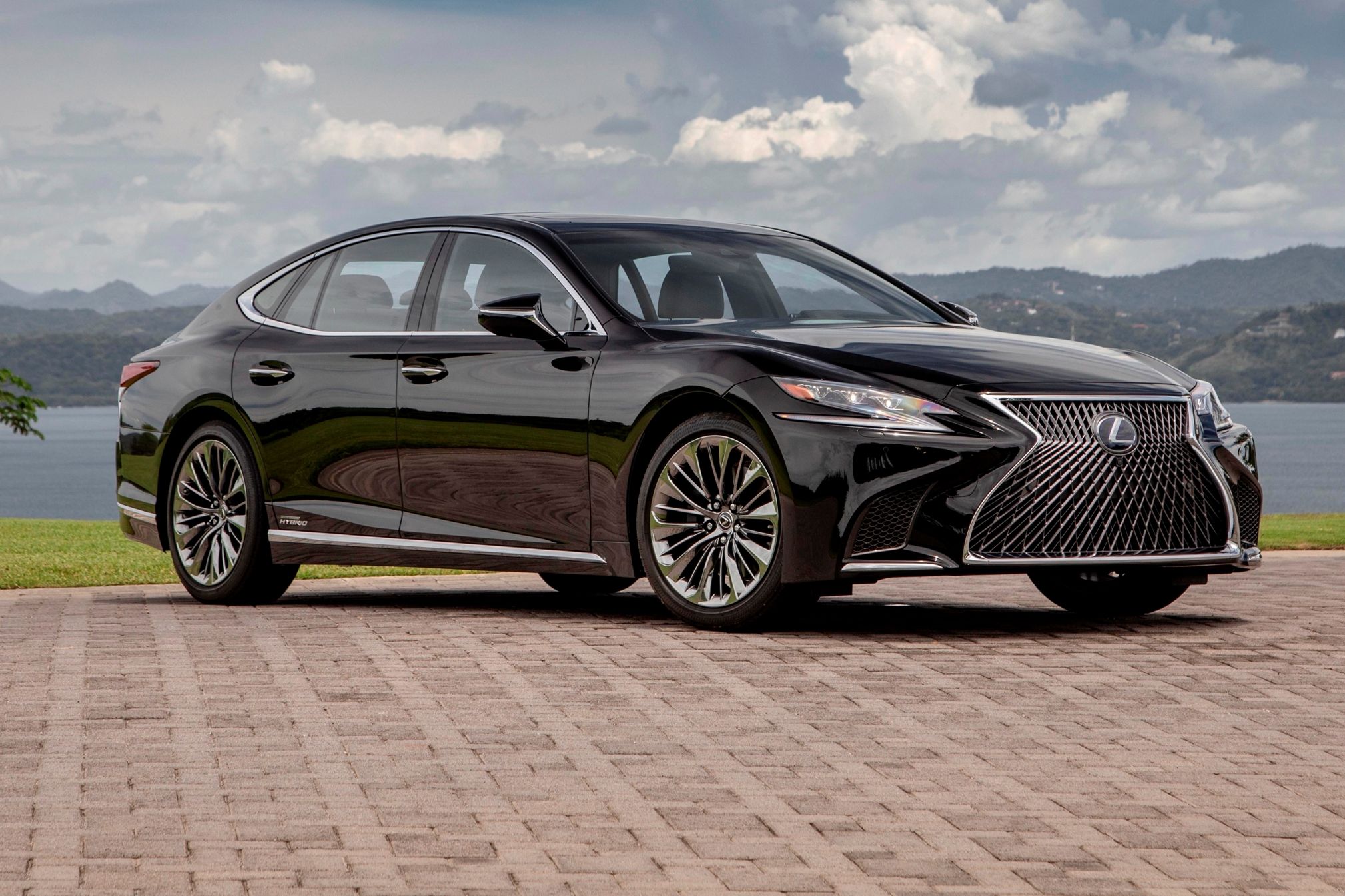 Lexus Has Increased The LS Hybrid's Price By $21,000