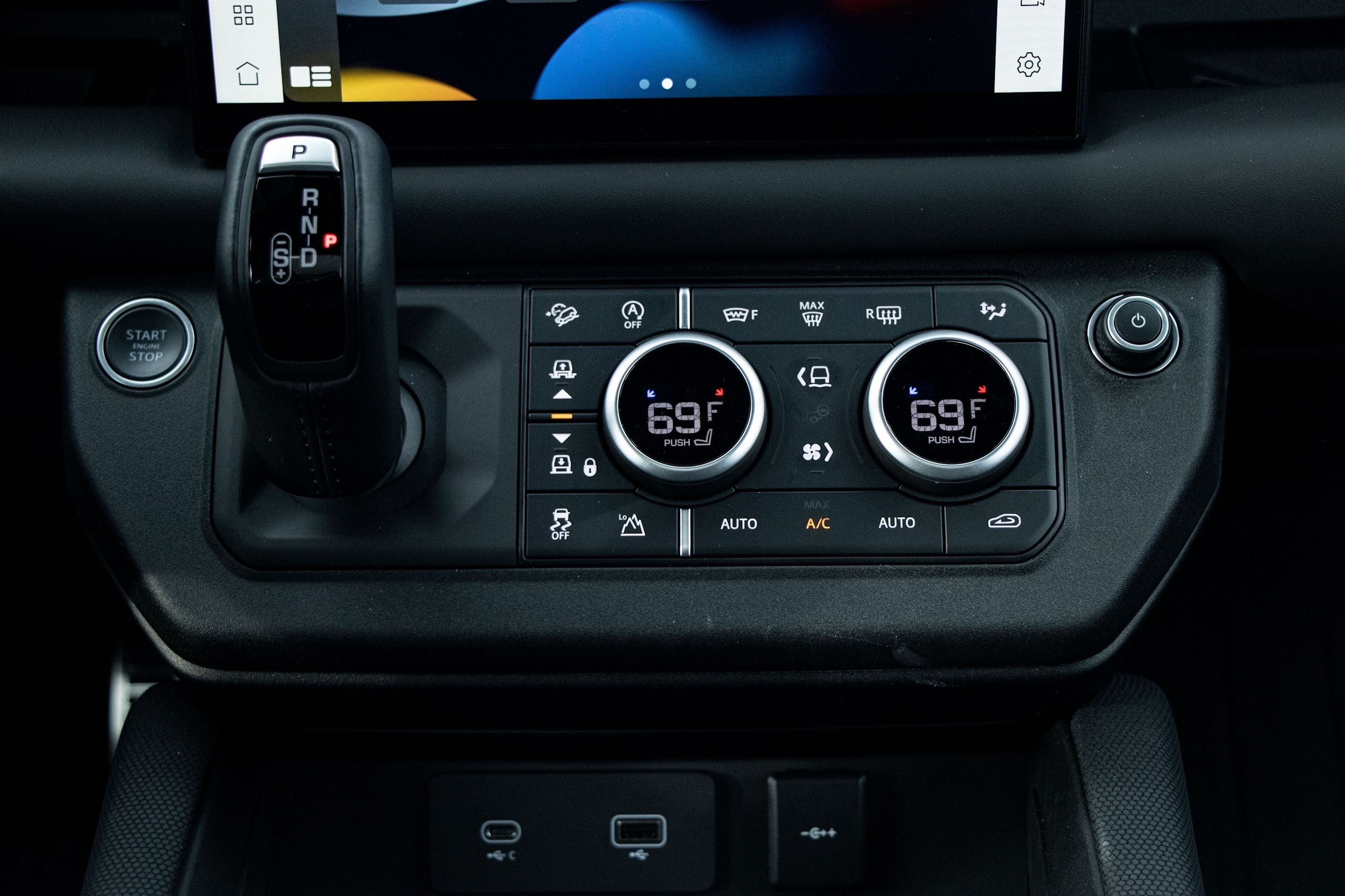 2021 Land Rover Defender Interior Photos