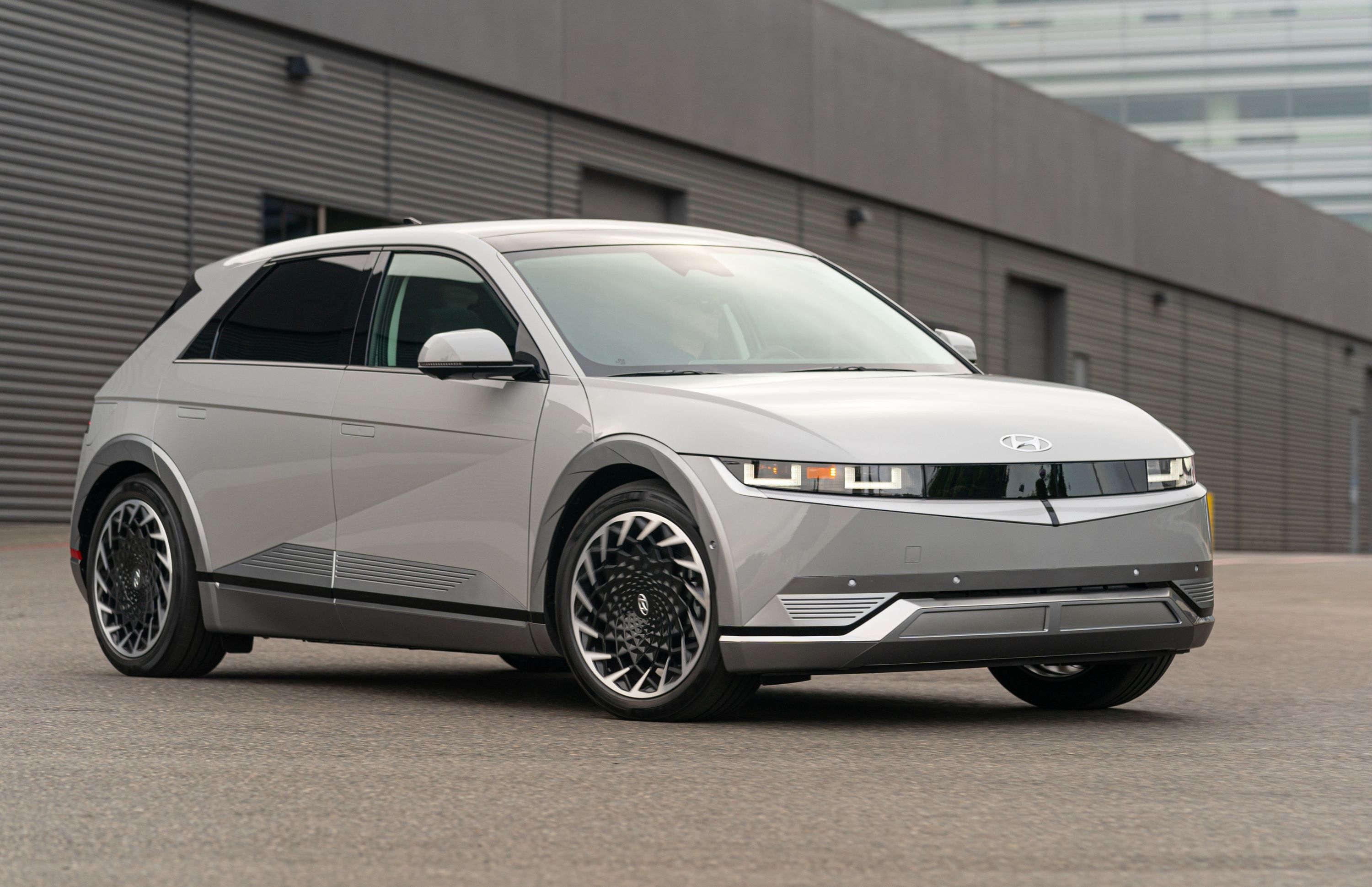 Hyundai Using Quantum Computers To Make Its Cars Drive Better